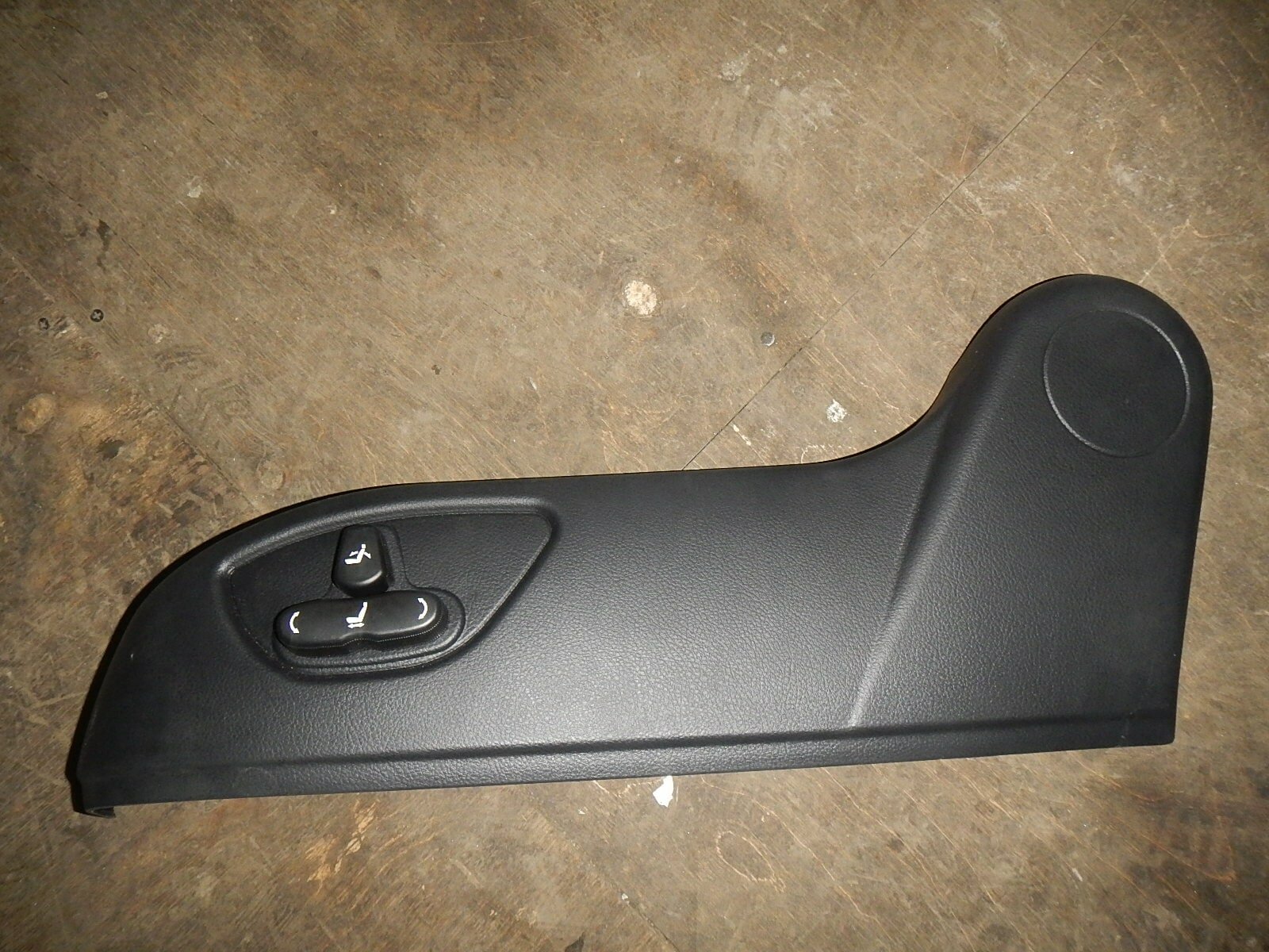 Б/У Накладка переднего левого сидения, Санйонг - Рекстон SSANGYONG REXTON I (01-07) с блоком регулировки. новая 182929 SS...