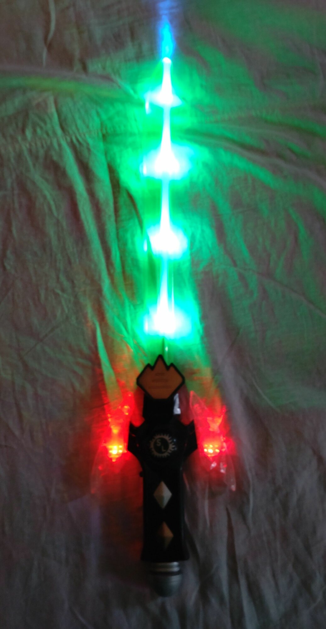 Меч со звуковыми и световыми эффектами, с проектором. Зелёный.