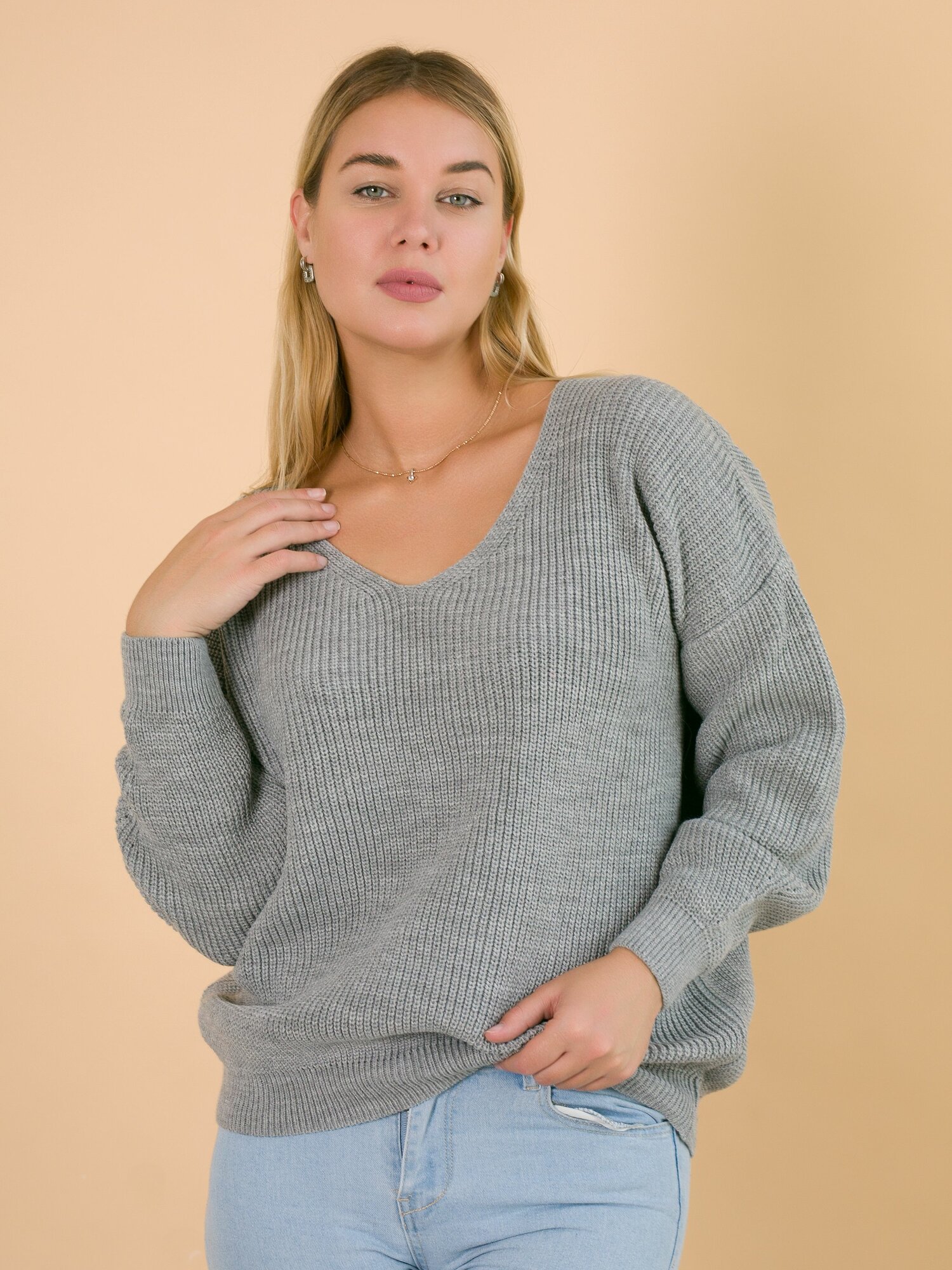 Свитер трикотажный оверсайз