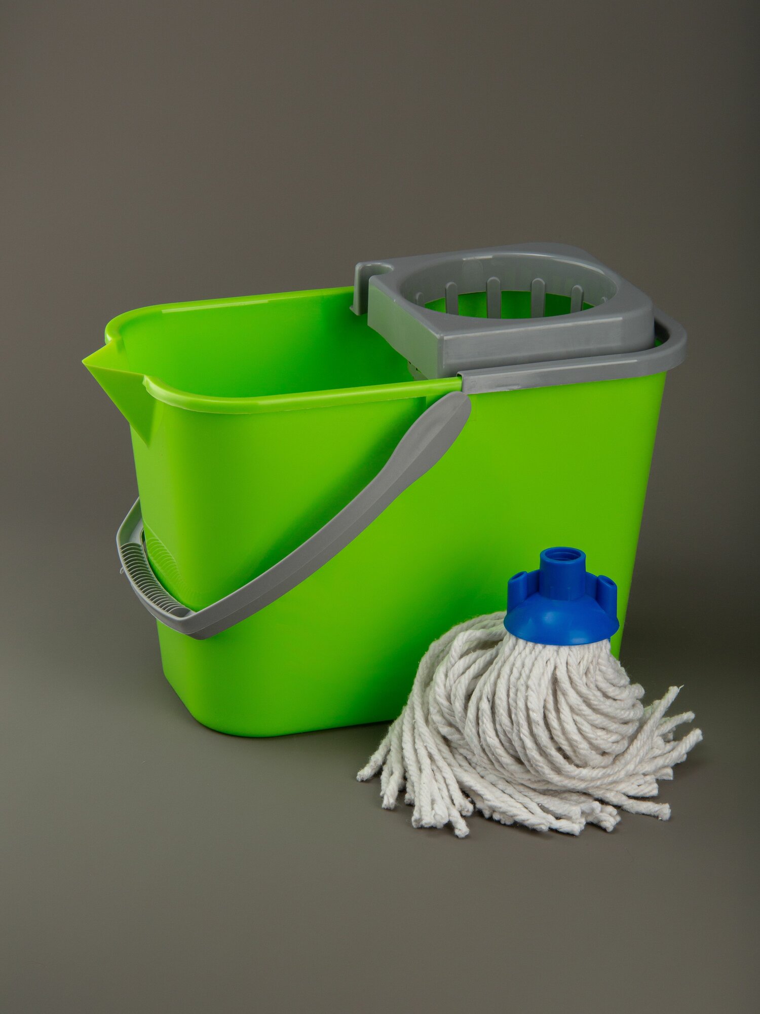 Набор для уборки ведро с отжимом 10л + тряпка МОП х/б