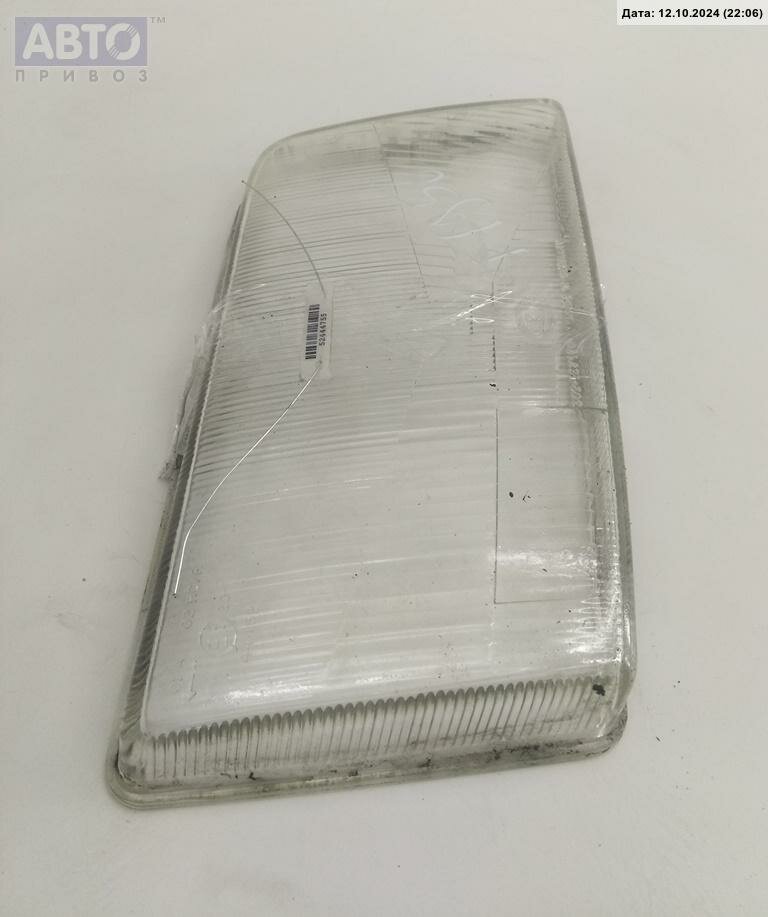 Стекло фары правой Audi 100 C4 (1991-1994)