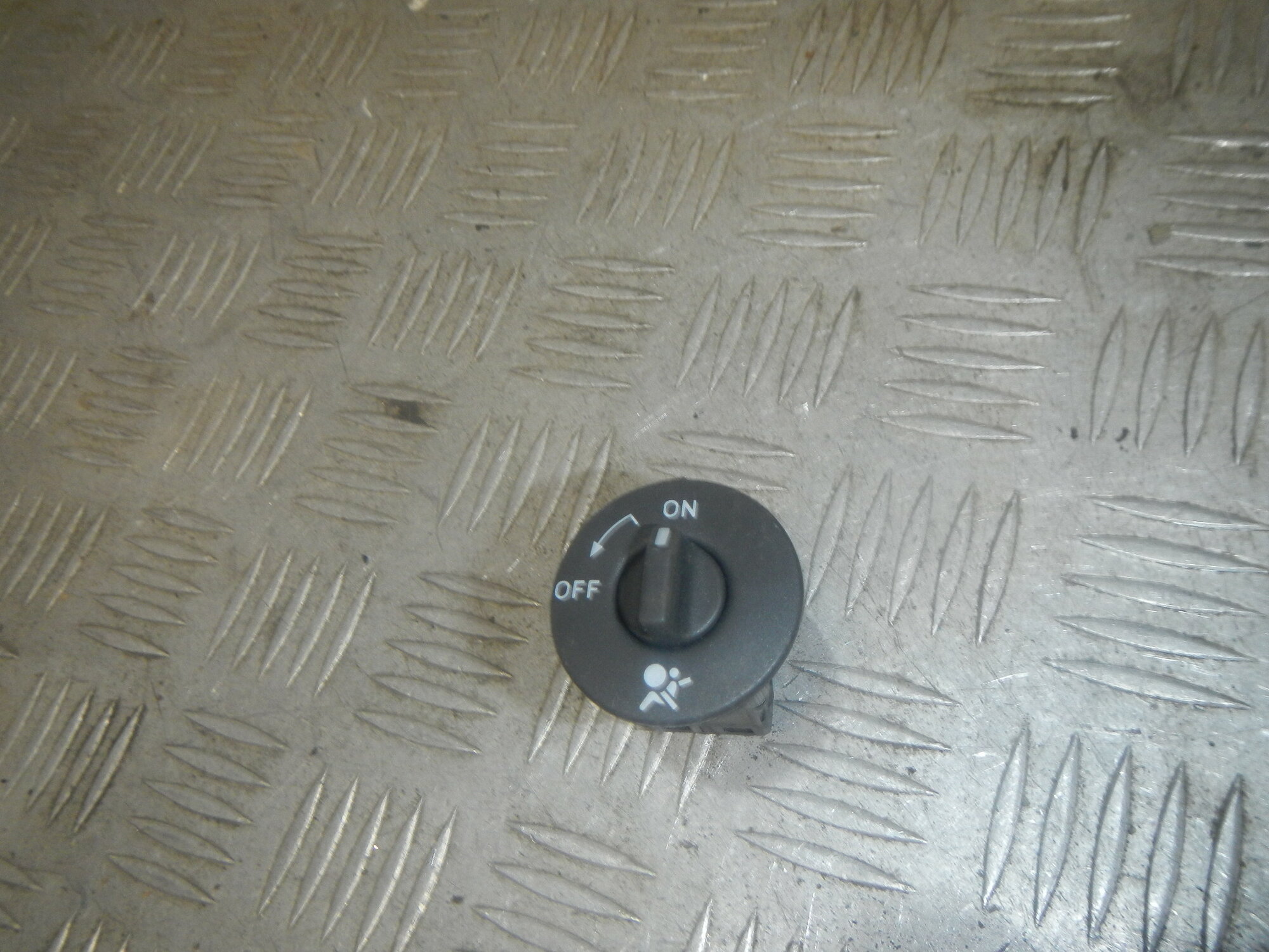 Б/У Датчик, ВАЗ (VAZ)-LADA VESTA (веста) LADA VESTA (Веста) Выключатель Air Bag Без видимых повреждений. 577536 LADA арт....