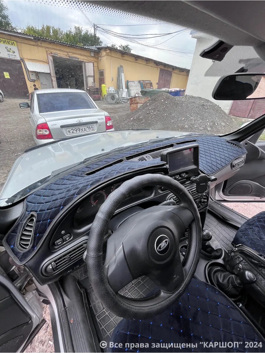 Накидка на панель для Нива Тревел с монитором