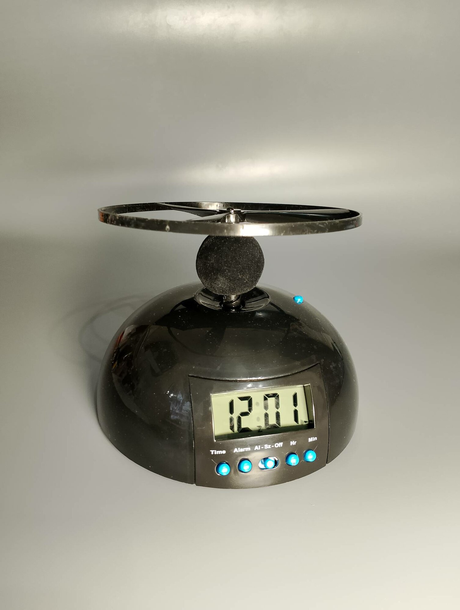 Будильник-вертолёт, летающий, чёрный, ABS-пластик, диаметр 14 см