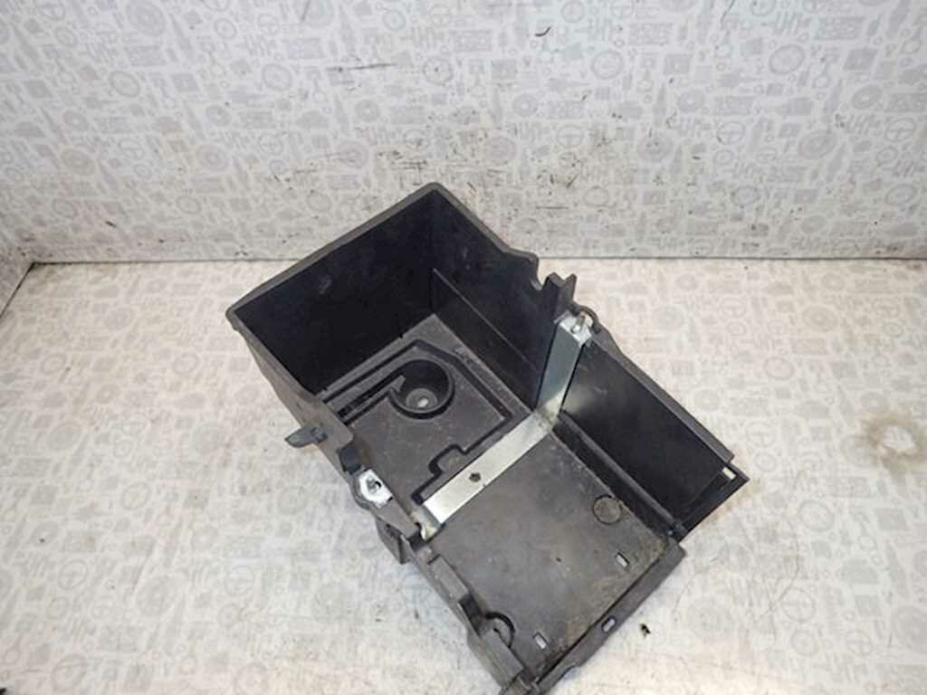 Крепление (корпус) аккумулятора Ford Focus 2 1424280 арт. 293289