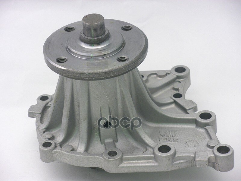 Помпа системы охлаждения /GMB для Toyota Chaser, Cresta, Mark II /1986-1993 /7M-GE; GWT-82A; 1610049755 1610049756 1610049805.