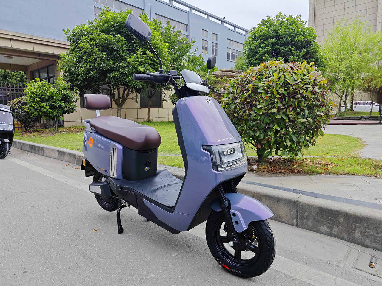 Электро-скутер "Delivery" от бренда AtlantMotors, модель RE10-A, мощность 800 Вт