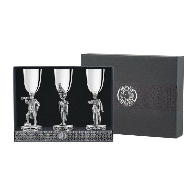 Кольчугинский мельхиор Набор из 3 рюмок "Солдатики" посеребренный полиров. с чернением в футляре (КМ2390306)