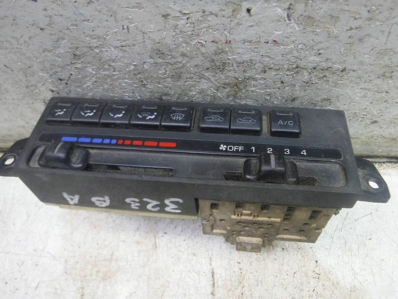 Блок управления отопителем Mazda 323 BA (1994—2000) B01A61190A