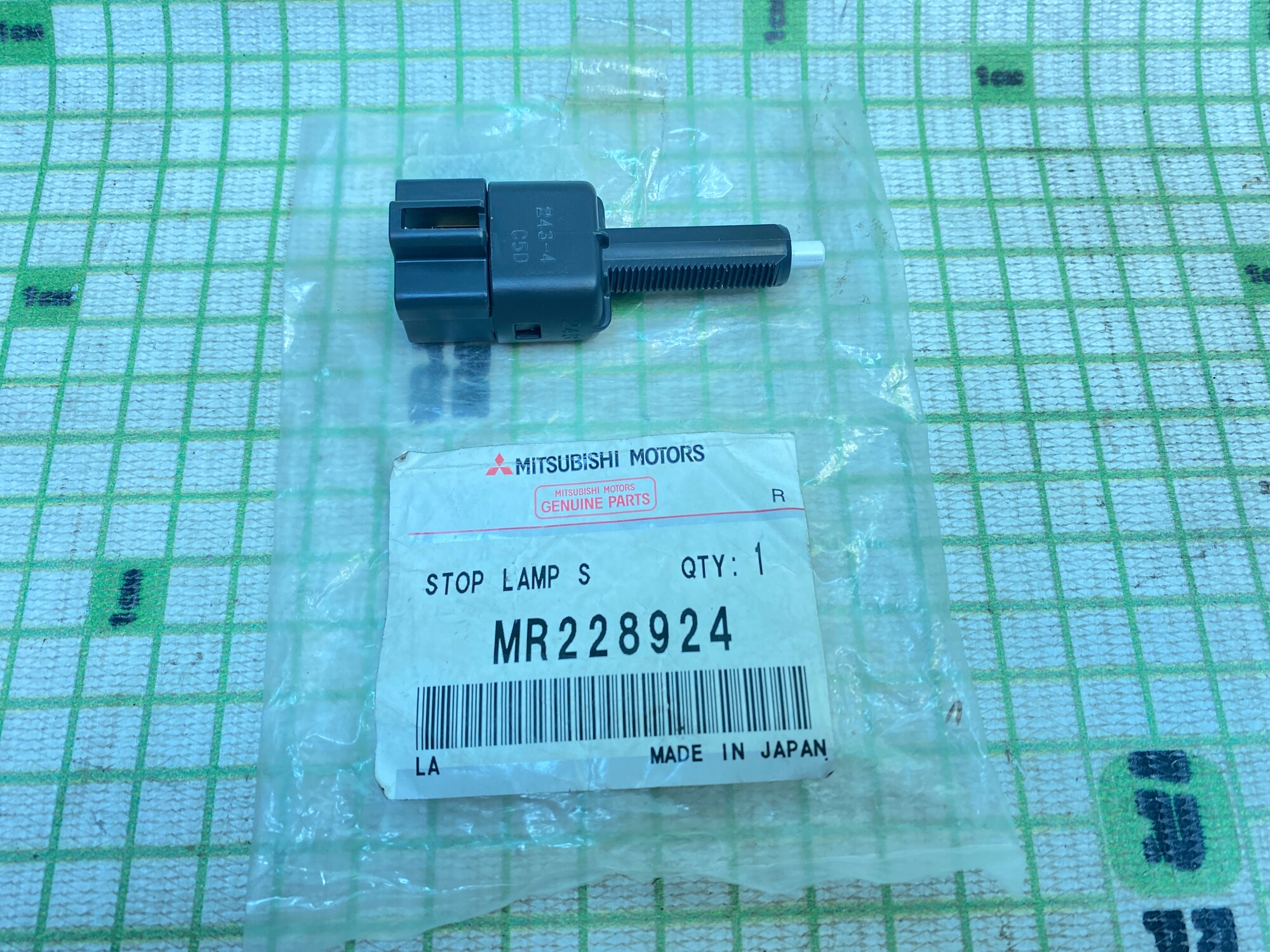 Датчик включения стопсигнала для Mitsubishi Lancer