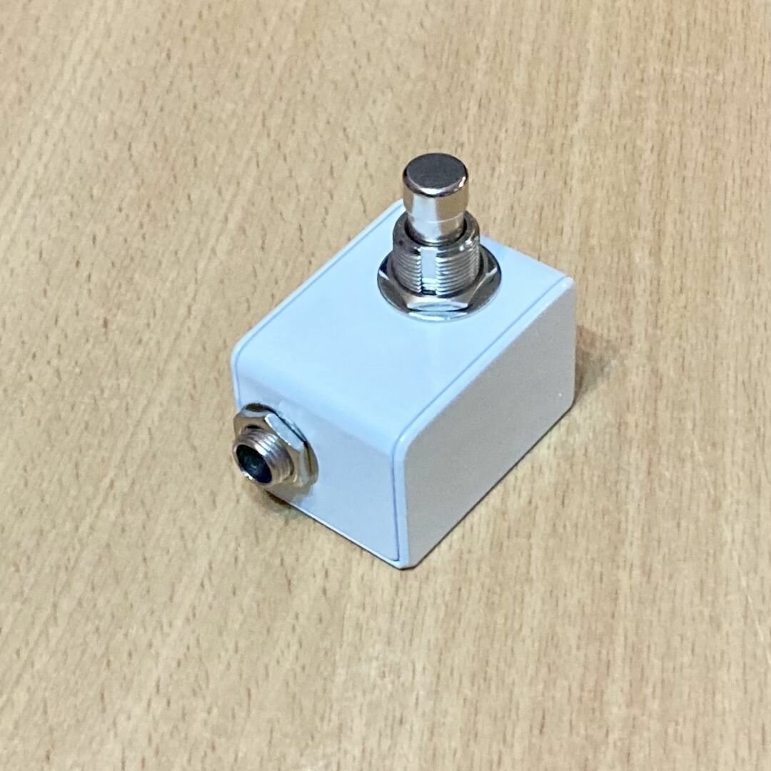 Однокнопочный футсвич Мини тап темпо (для BOSS), работает по принципу Boss FS-5.