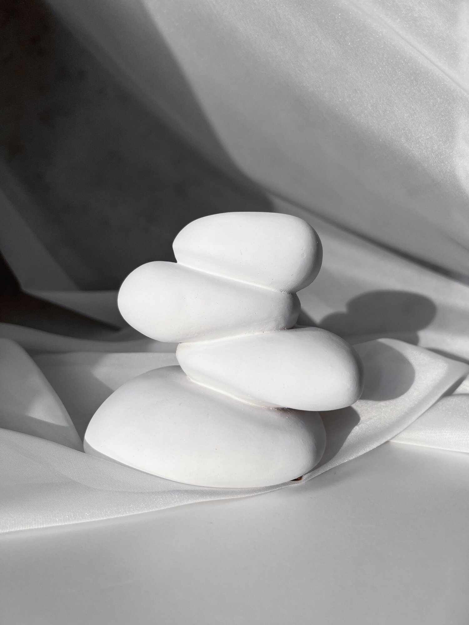 Декоративная интерьерная ваза Камни для дома для сухоцветов из художественного гипса белого цвета