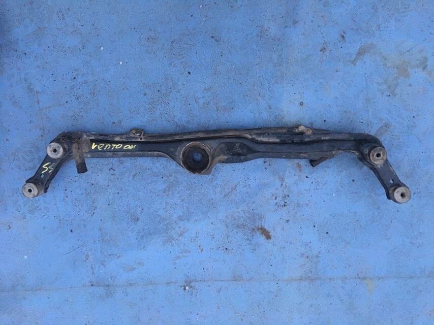 Балка подрадиаторная VW Golf 3 Vento 91-97