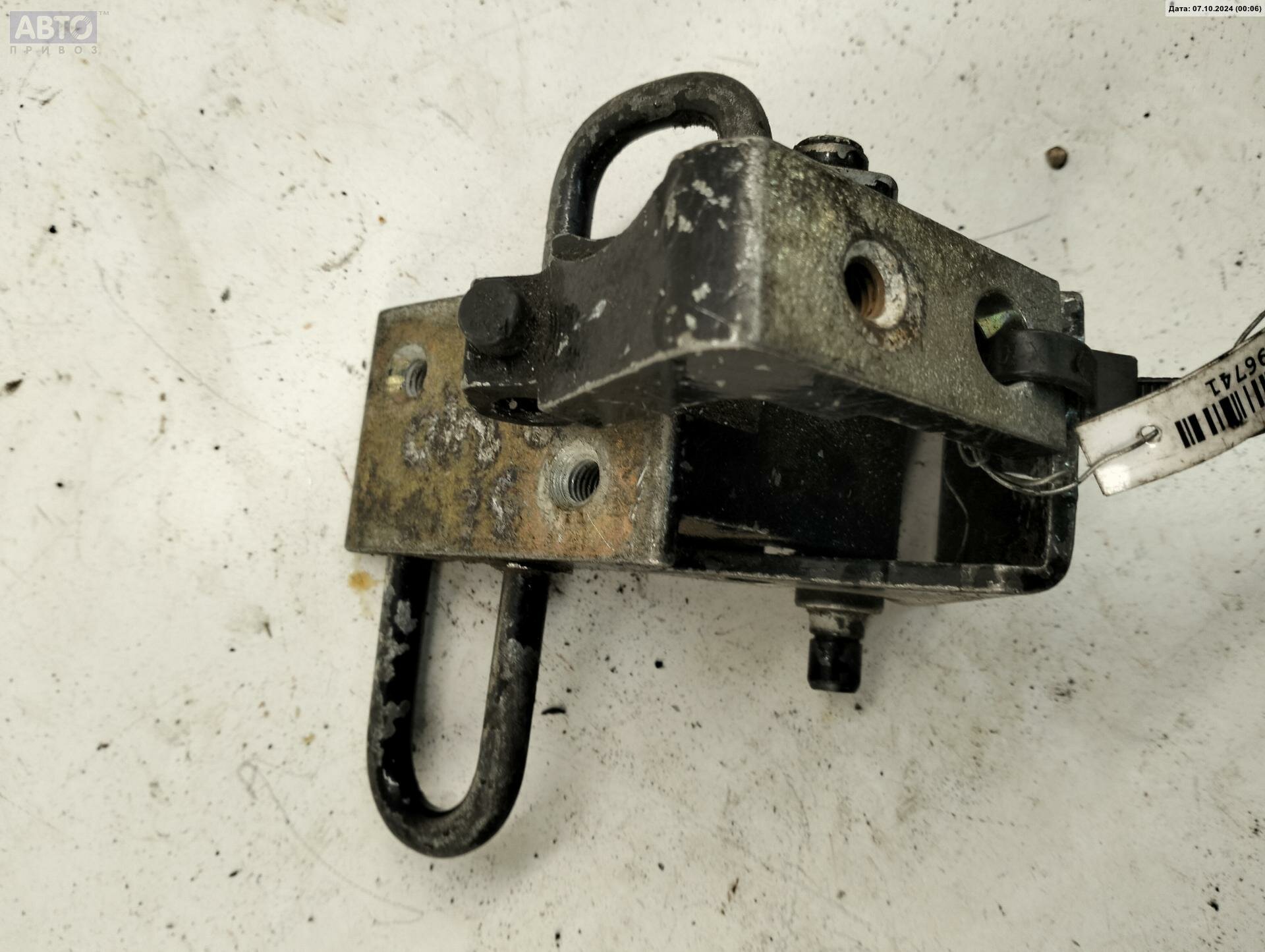 Петля двери задней левой Volkswagen Passat B5