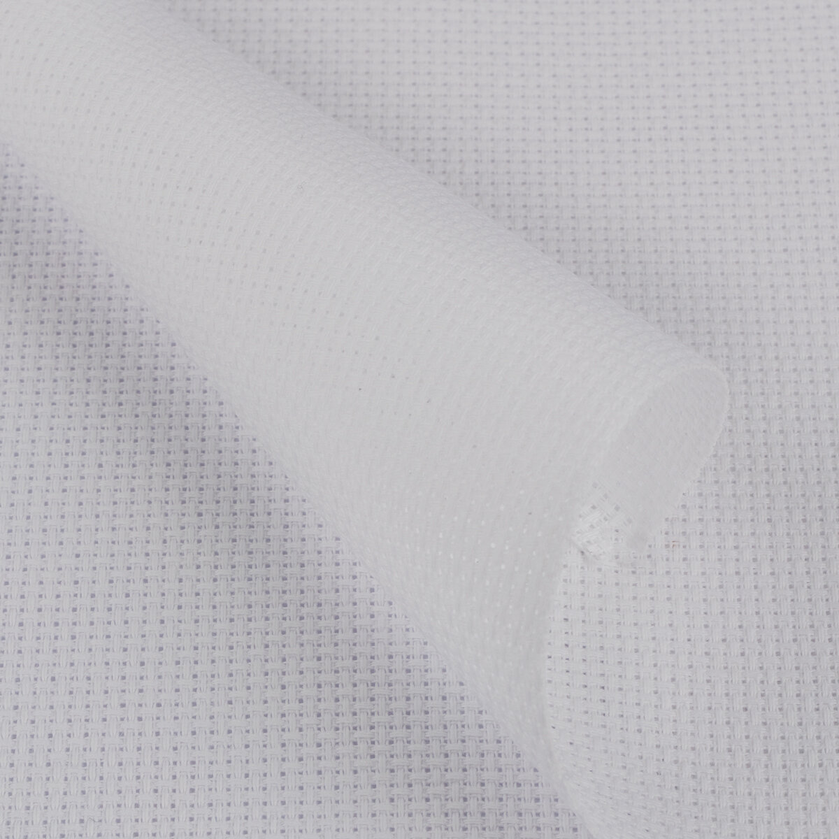 К04 "Zweigart" Aida Premium №14 фасовка 100% хлопок 50 х 50 см ± 2 см 100 белый