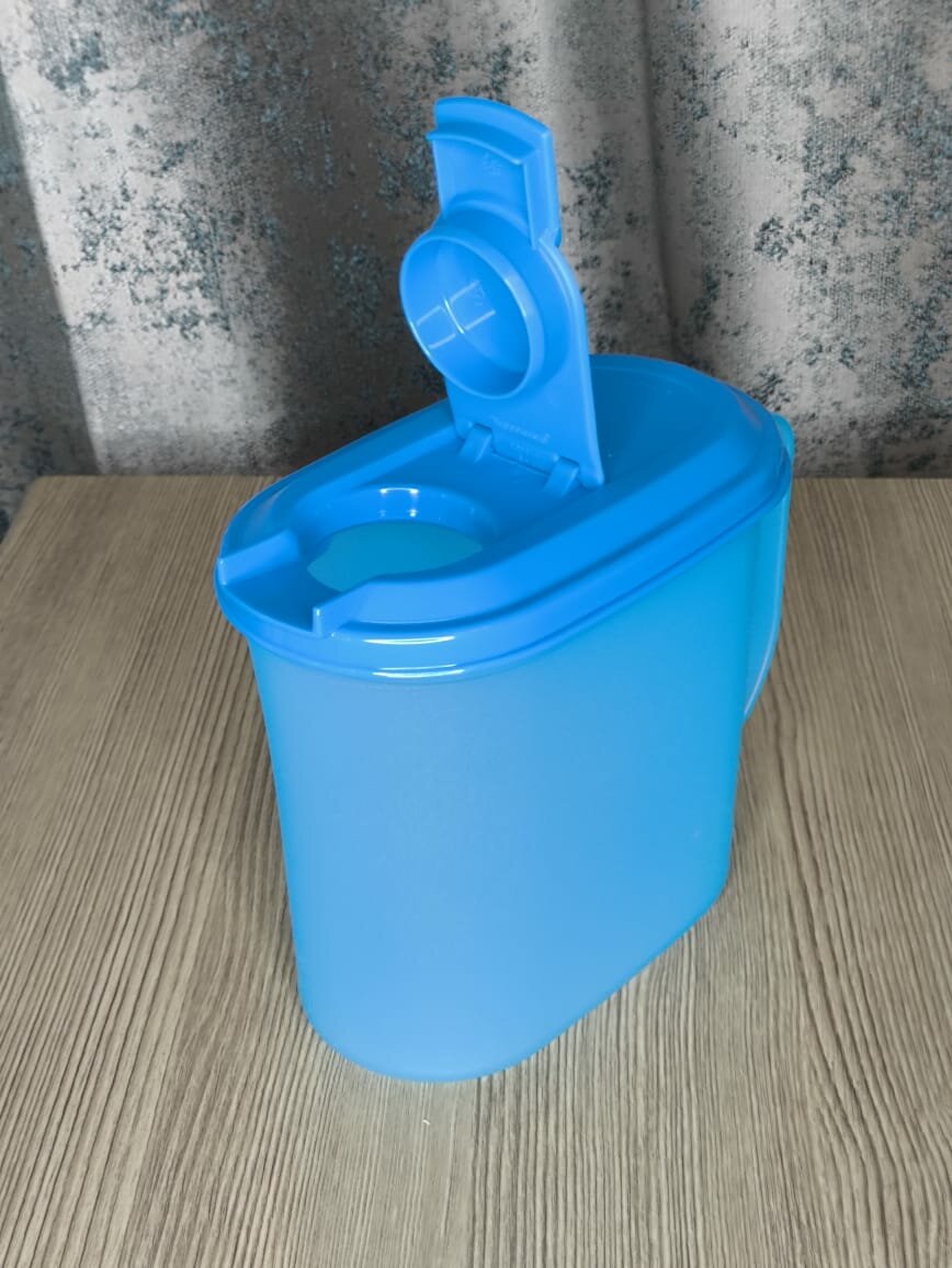 TUPPERWARE Кувшин "Золотой родник" 1 литр