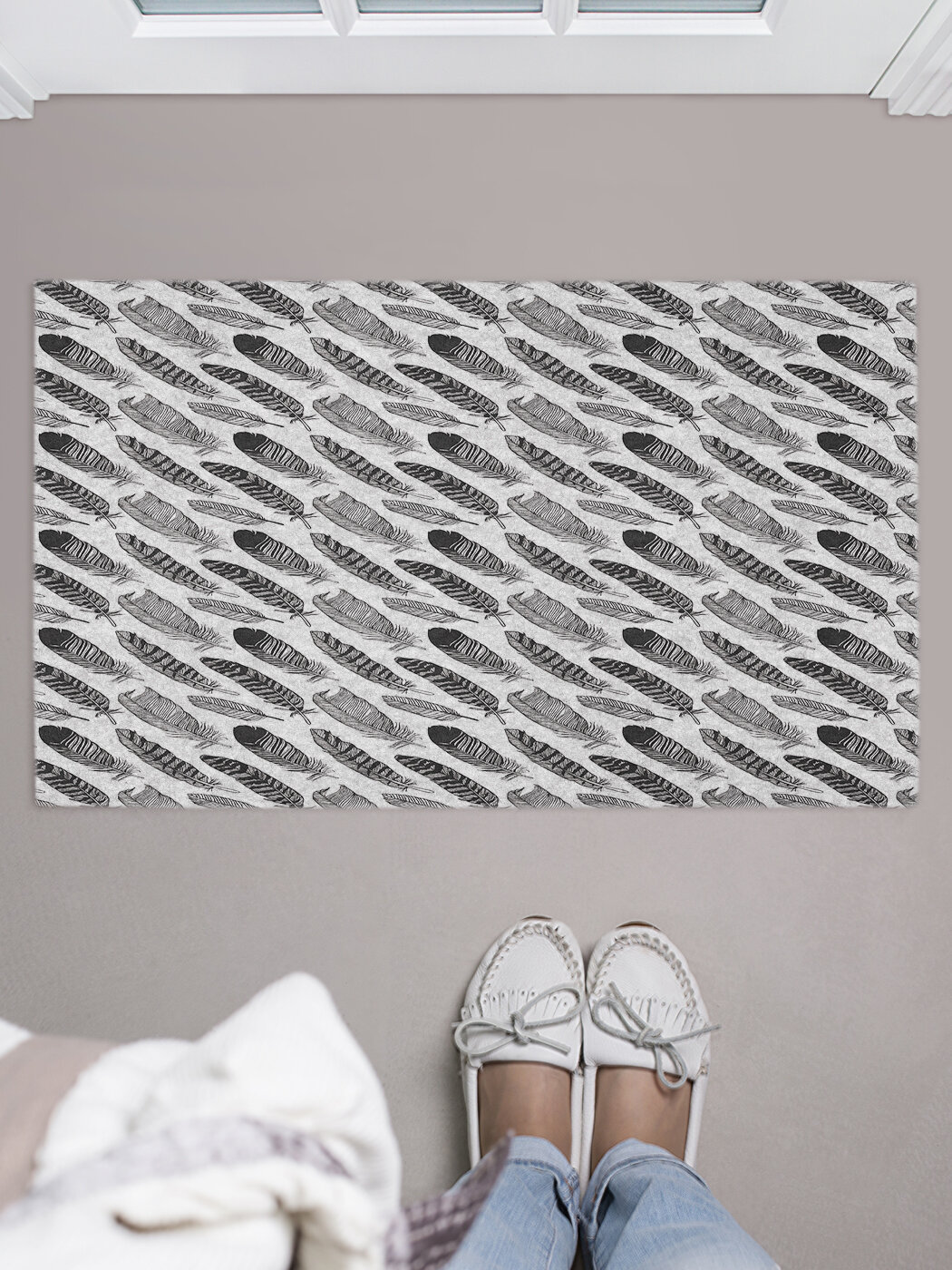 Коврик придверный в прихожую с принтом "Перья по диагонали" 45x75 см , JoyArty