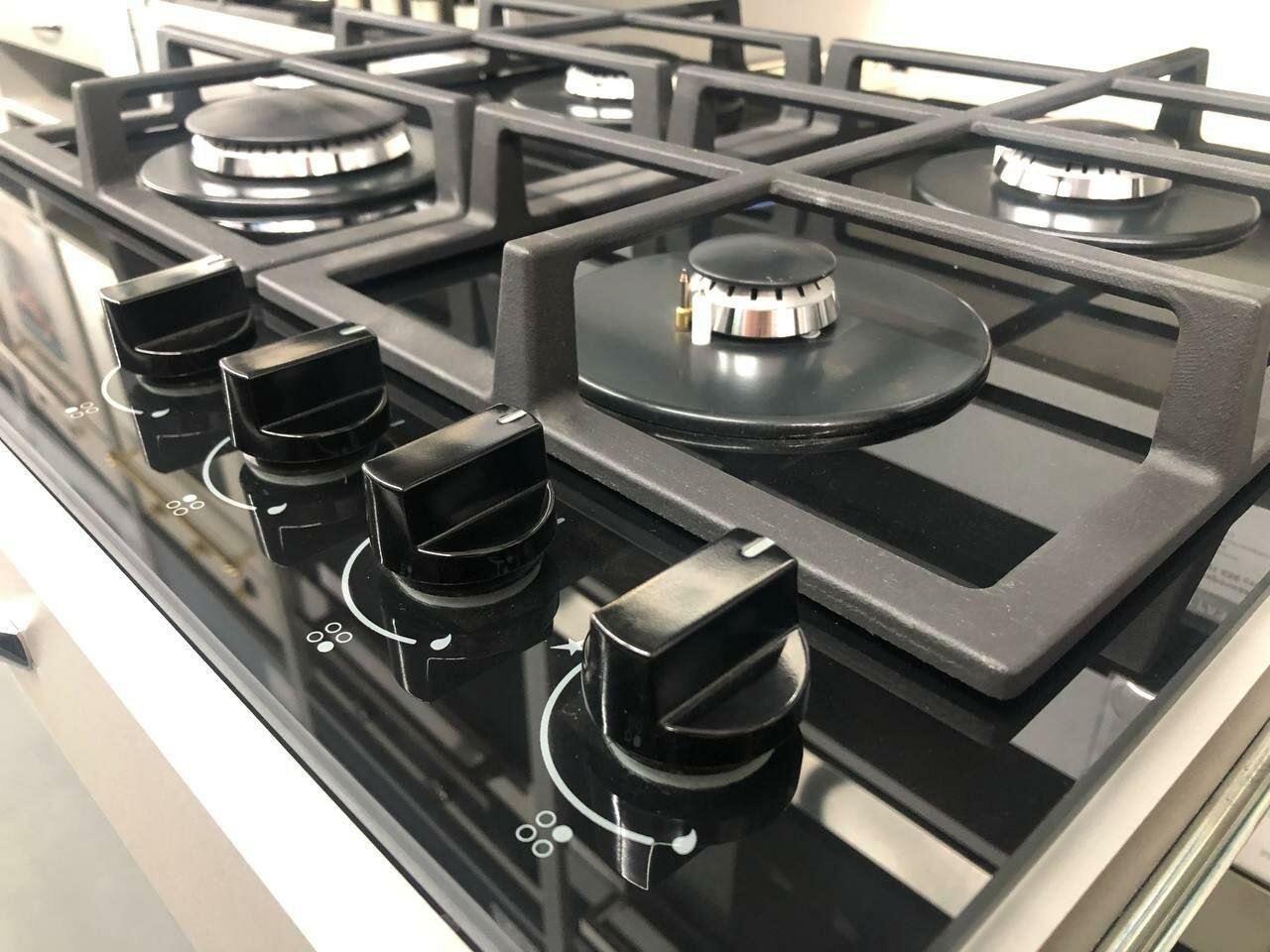 Газовая варочная поверхность De Luxe (GG4_750229F-060) черн. стекл, черн. ручки 011