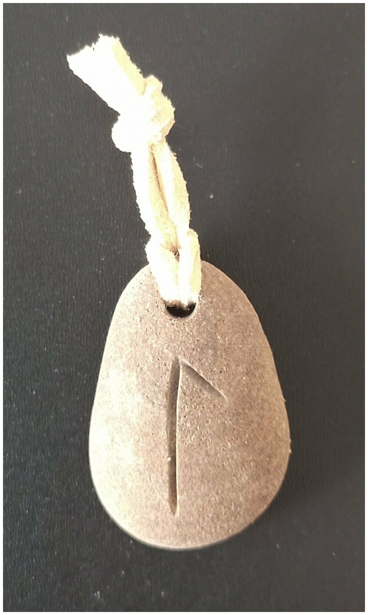 Руна Леля / Жизненная сила / Славянские руны / Оберег из камня