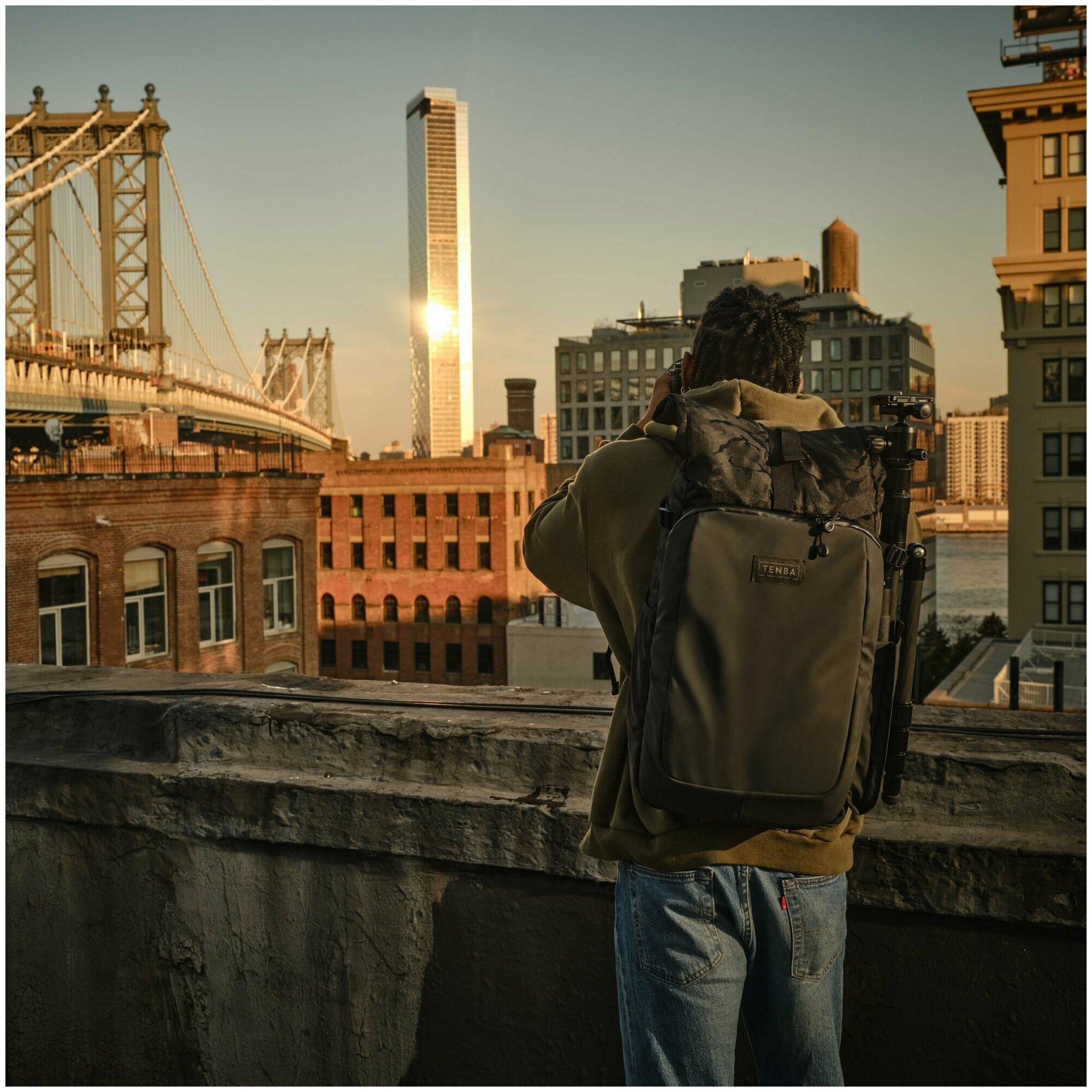 Рюкзак городской 16 литров с отделением для фотоаппарата и ноутбука Tenba Fulton v2 16L All WR Backpack Black/Black Camo 637-738