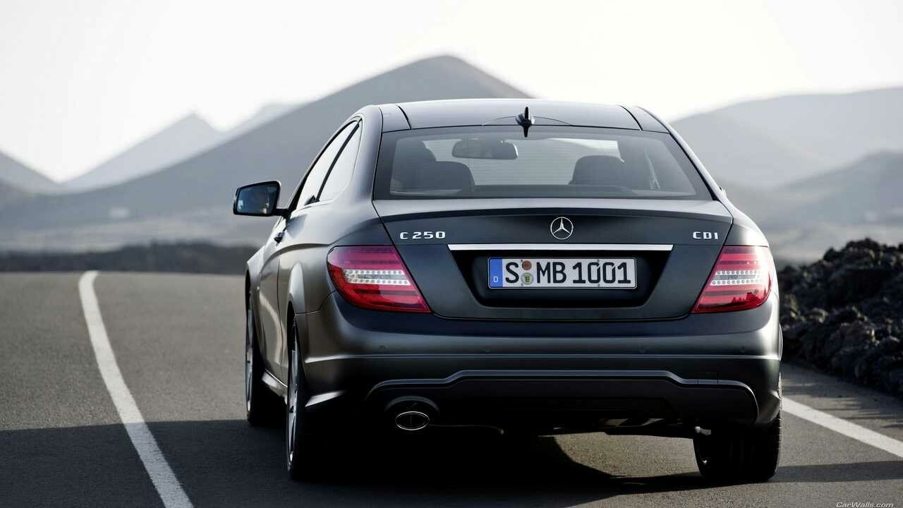 Картина на холсте 60x110 LinxOne "Авто машины автомобили" интерьерная для дома / на стену / на кухню / с подрамником