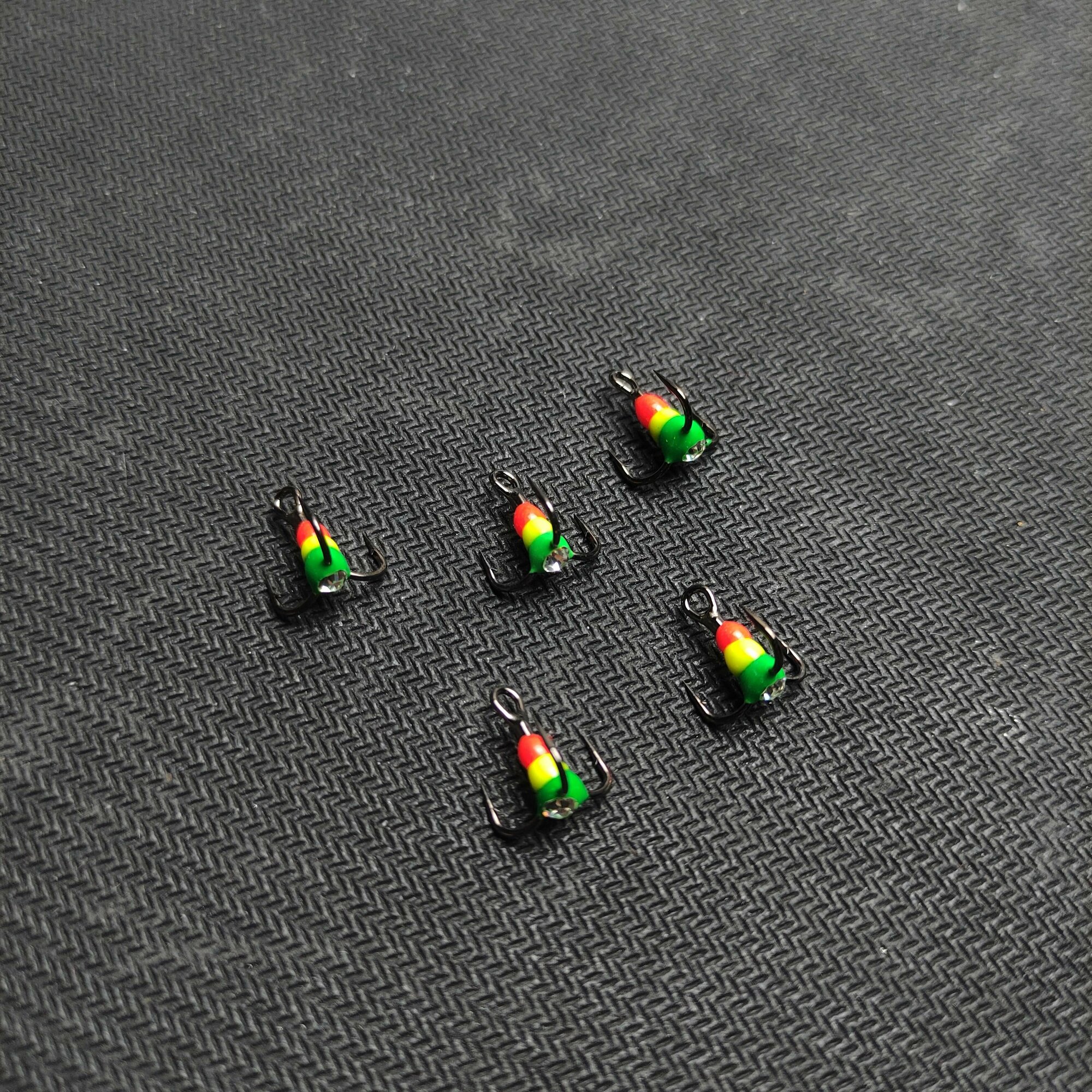 Тройник Hayabysa с каплей Светофор №12 крючок для зимней рыбалки (10шт)