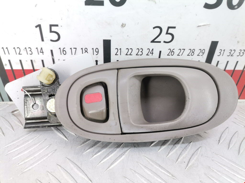Ручка двери внутренняя задняя правая Mazda Xedos6 C00172330D арт. 1971559