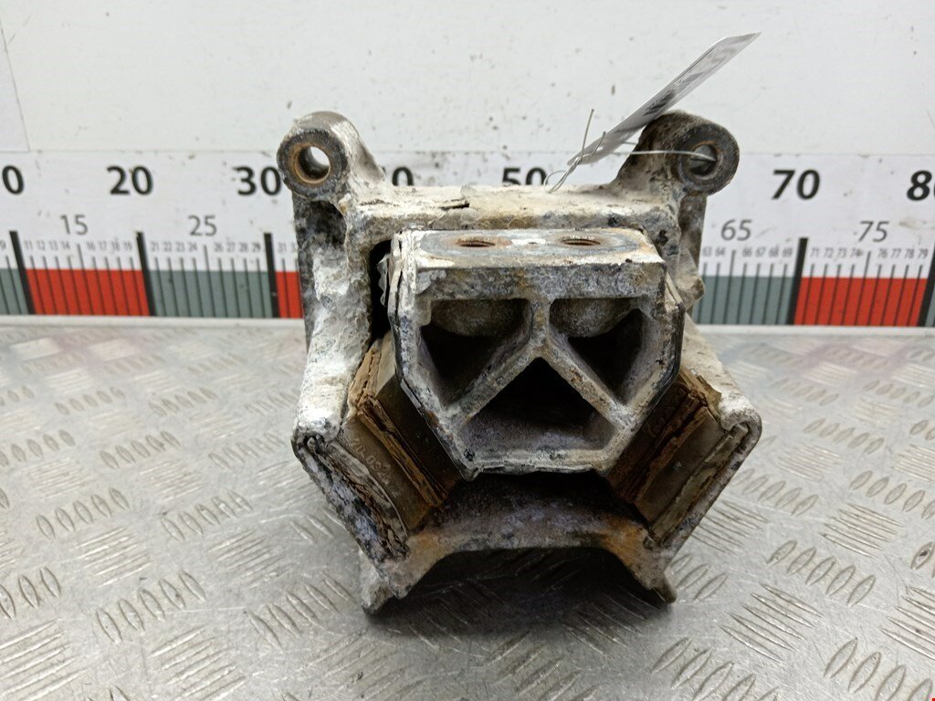 Подушка (опора) крепления двигателя MAN TGL арт. 2131028