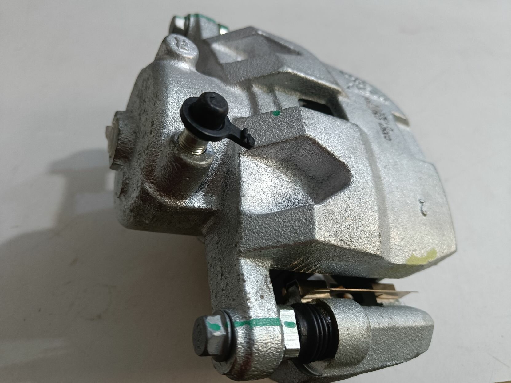 Суппорт передний правый Lifan Cebrium [1.8 16V 5MT седан] C3501700