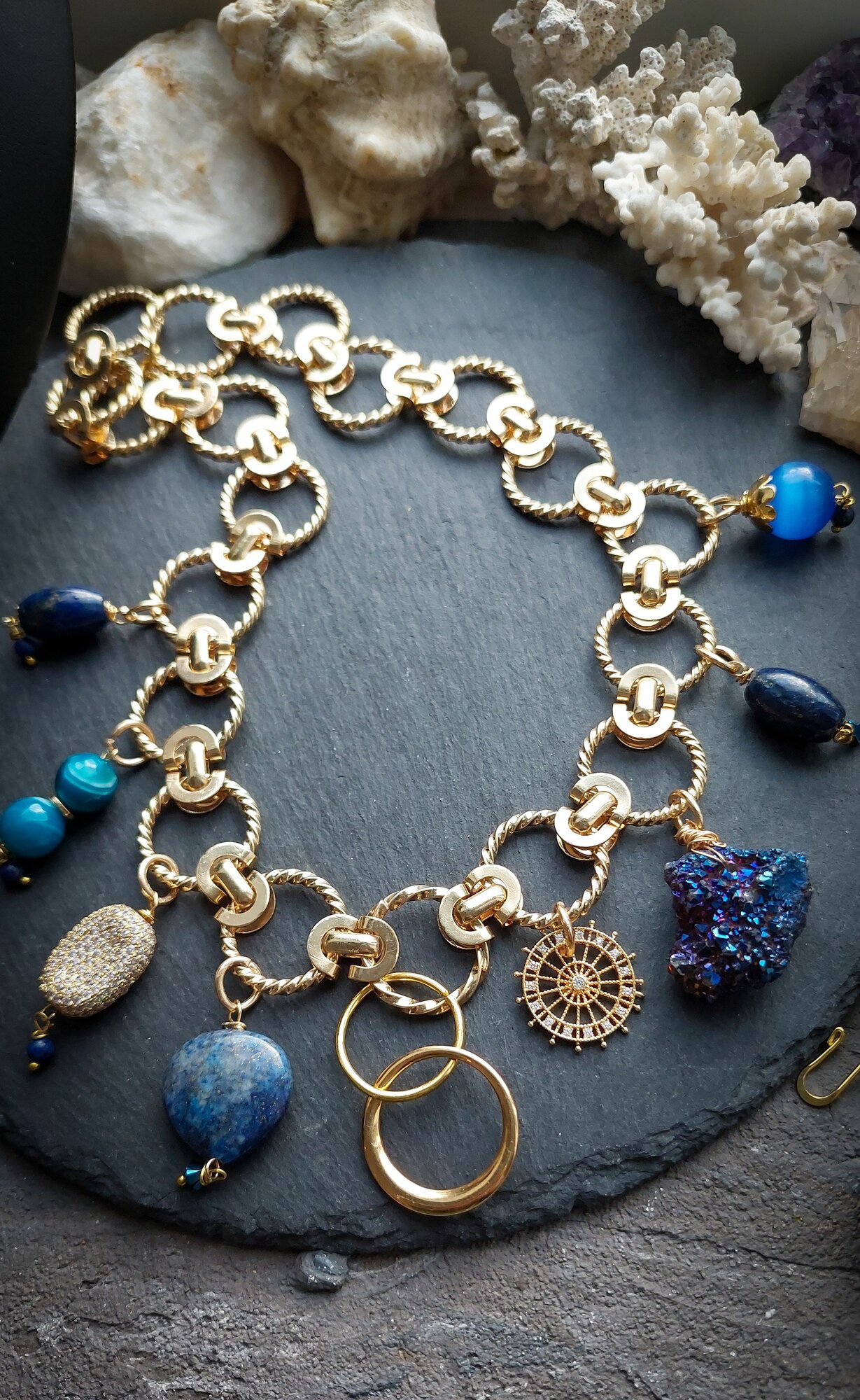 Колье, кошачий глаз синтетический, фианит, кварц, агат, лазурит