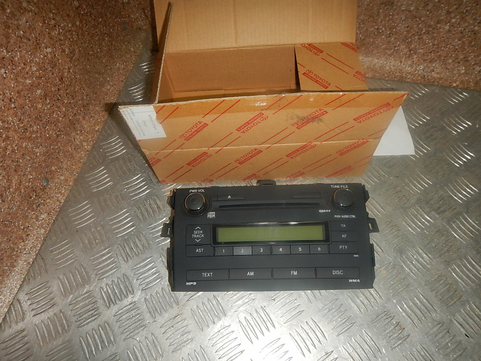 Б/У Магнитола, Toyota (Тойота)-AURIS (06-13) TOYOTA AURIS (06-13) Панель Разводы на стекле. 276488 TOYOTA арт. 8612112170