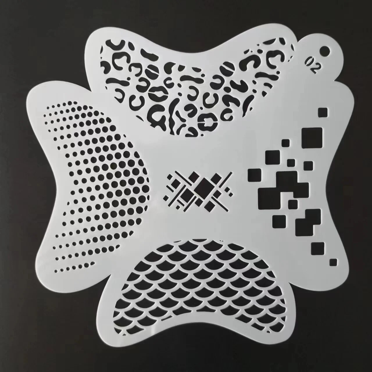 Многоразовые трафареты для body art 17*17 см LG1702