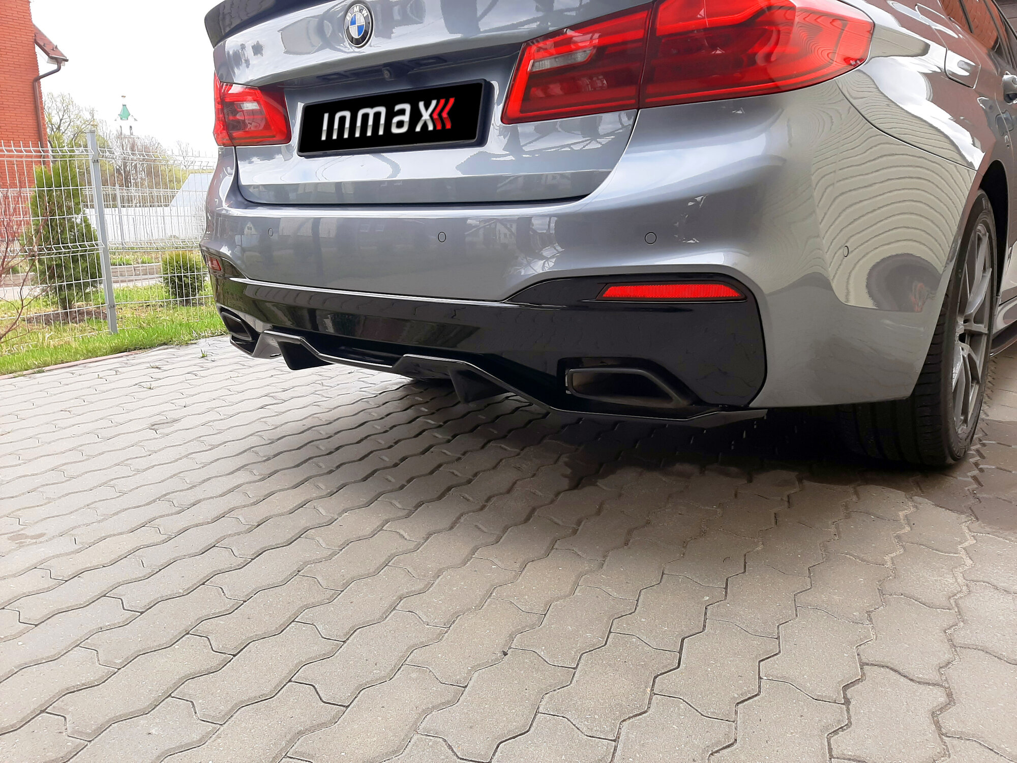 Диффузор заднего бампера BMW 5-series (G30). Аналог М-Perfomance 2 клыка