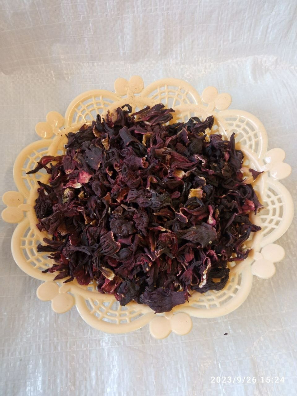 Лакомство ChinZoo для грызунов и птиц сушеные цветы гибискуса (каркаде), 100 гр.