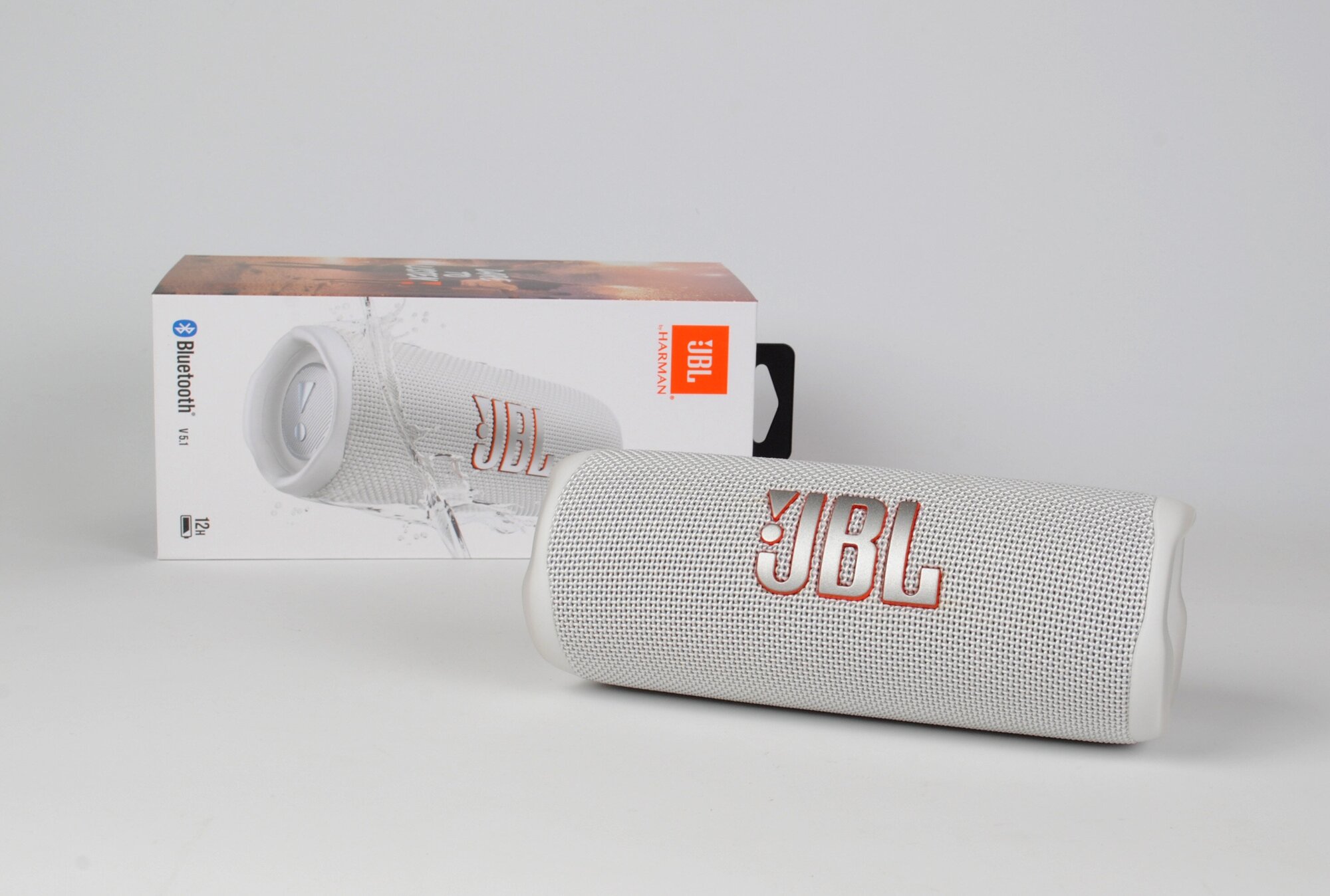 Портативная колонка JBL Flip 6 Bluetooth 5.1 30 Вт влагозащита IP67 белый