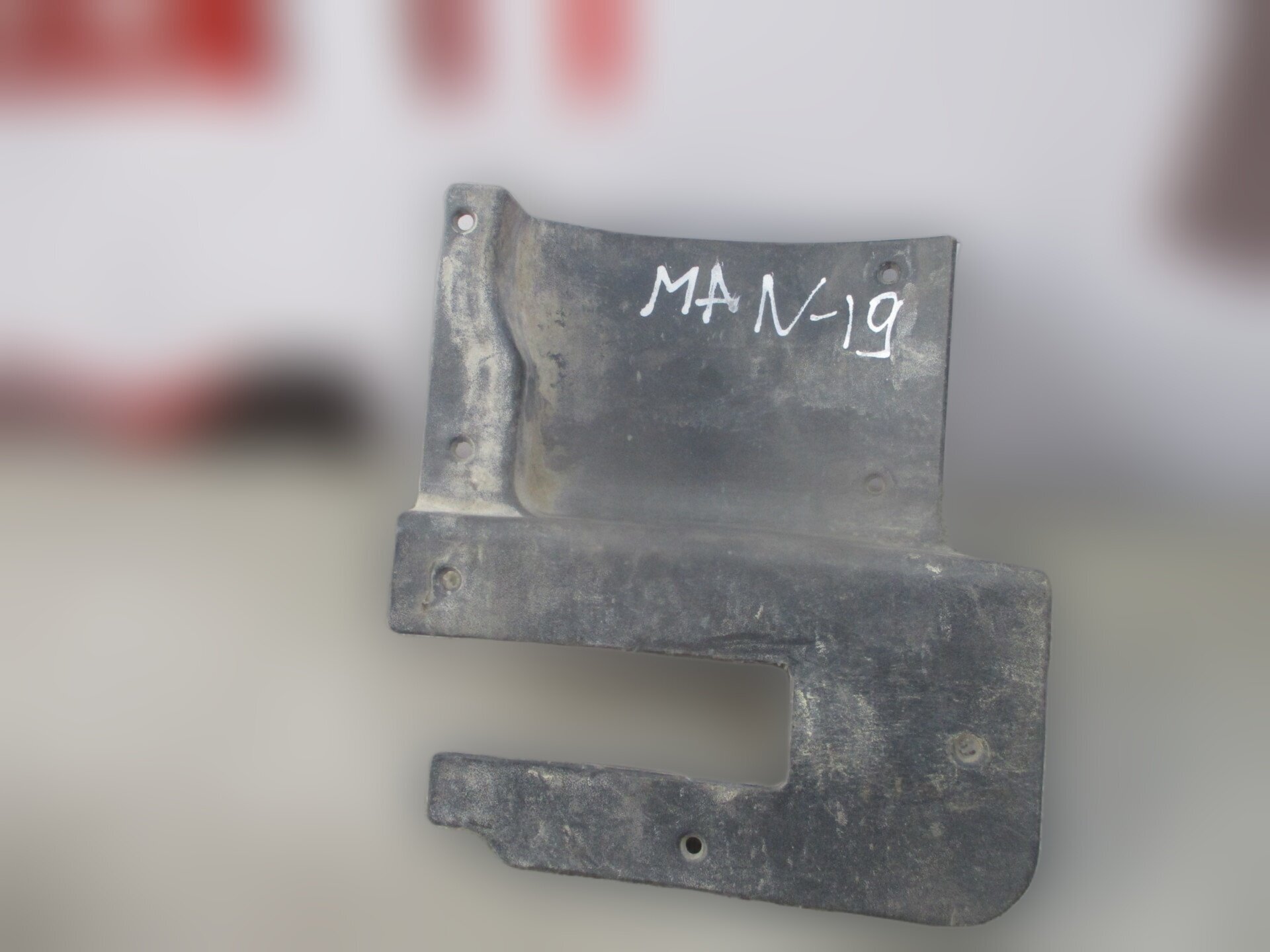 Накладка рулевой колонки нижняя MAN TGA, TGL, TGM