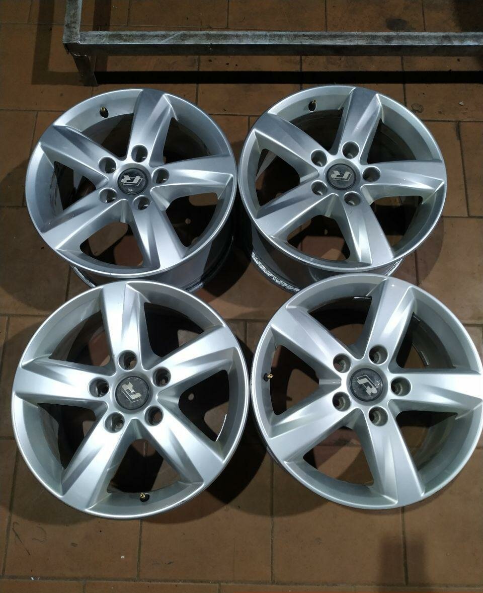 Колесные диски Replica 17x7.5 PCD 5x130 D71.6 ET50 Серебристый (Реплика)