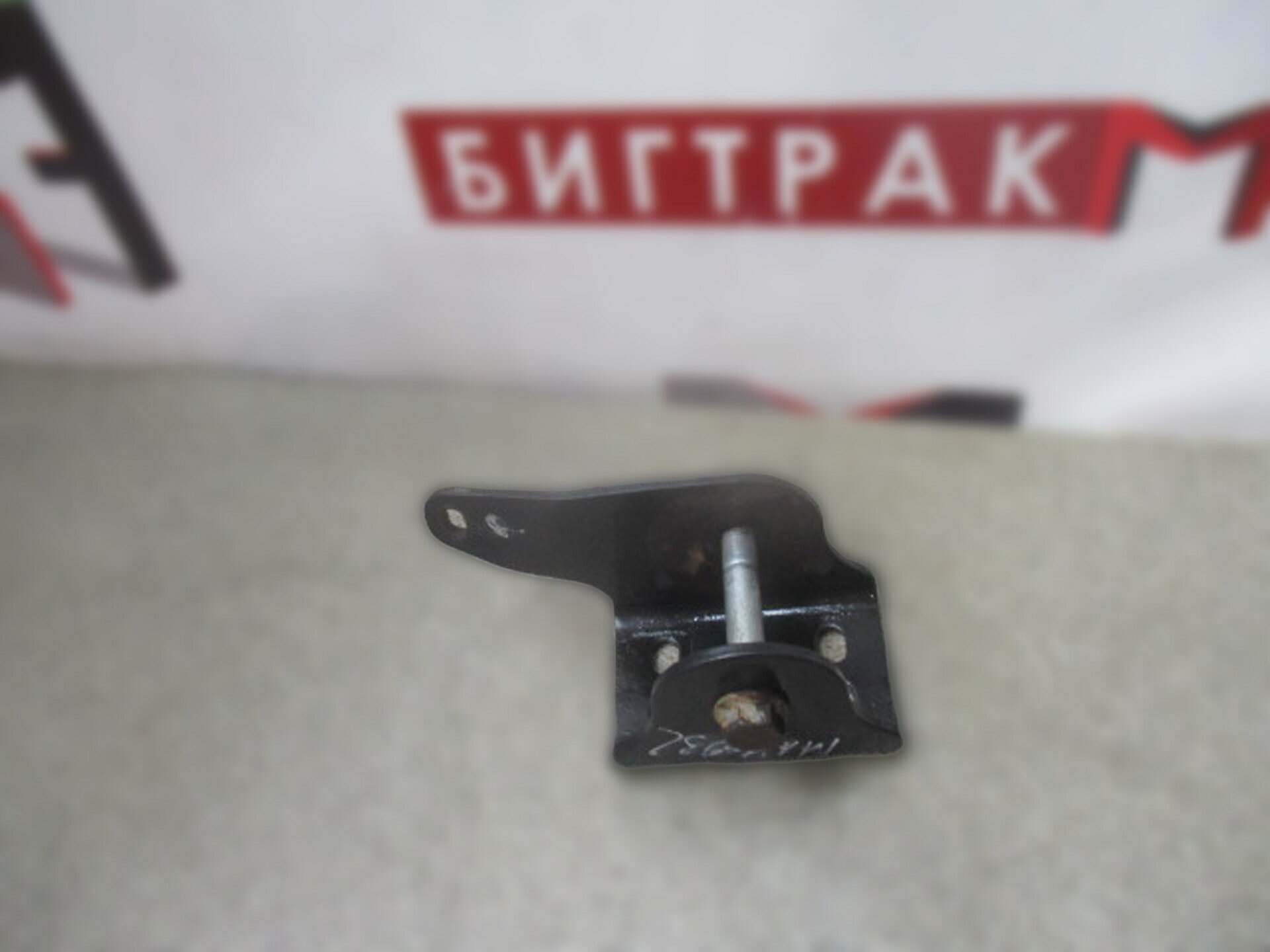 Кронштейн торсиона кабины правый MAN TGA, TGX, TGS