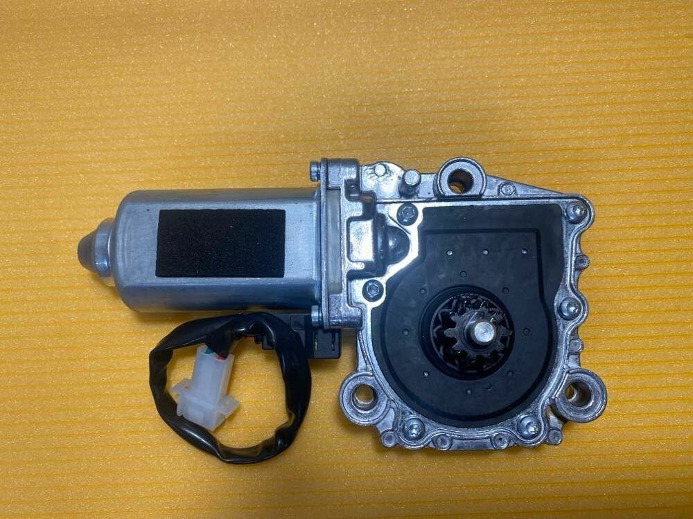 Электродвигатель стеклоподъемника вольво ФШ12, скания 4 левый