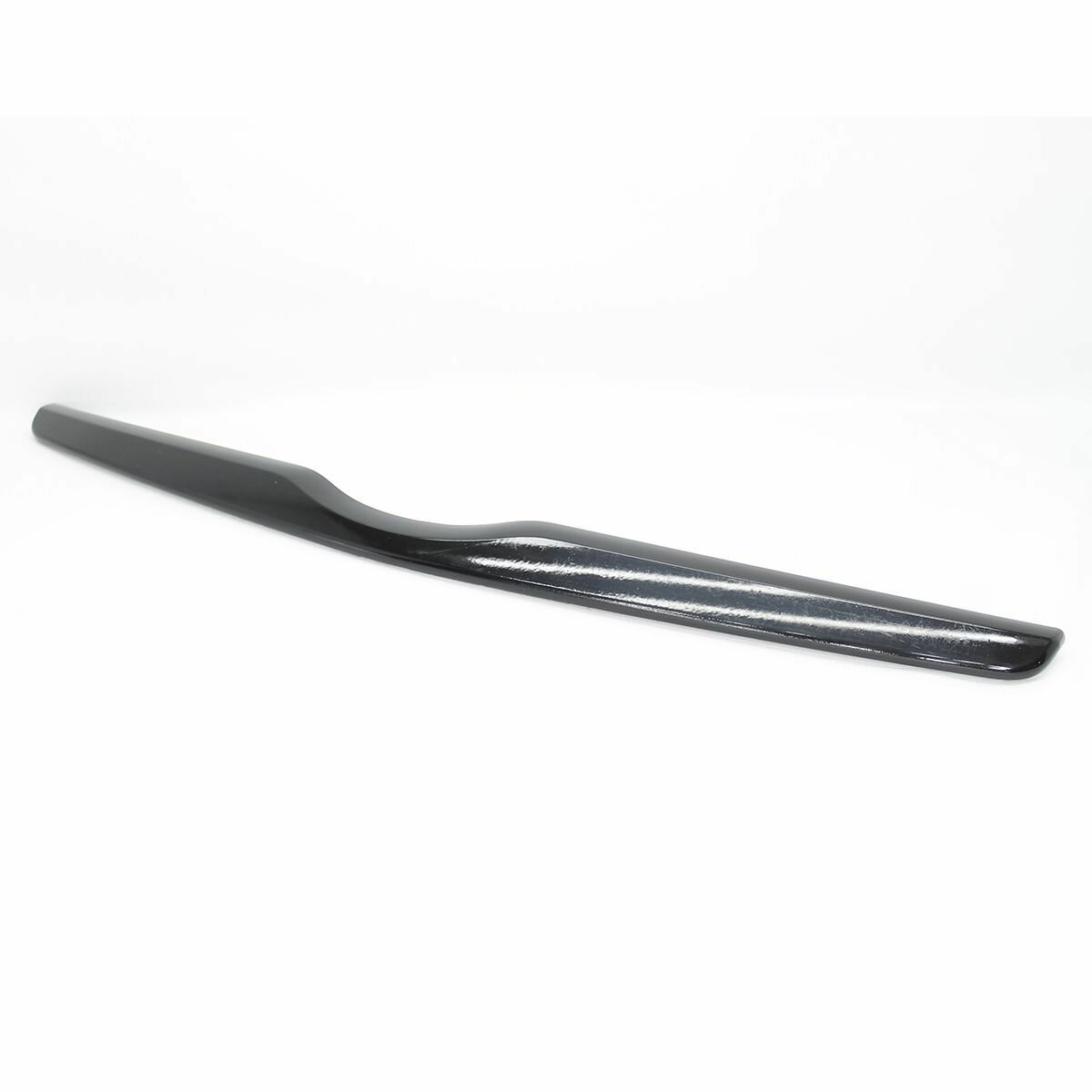 Молдинг / накладка / сабля / вставка бампера Лада Гранта / ВАЗ 2190, 2191 (чёрный глянец)