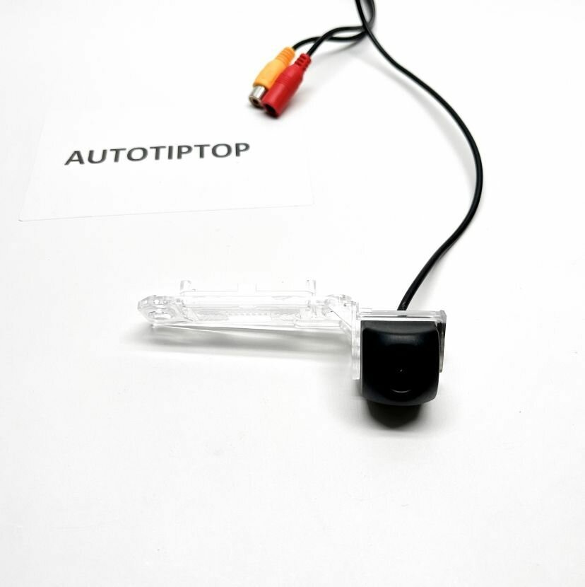 Камера заднего вида - Volkswagen Jetta V 2006-2011г AHD 720P в штатное место