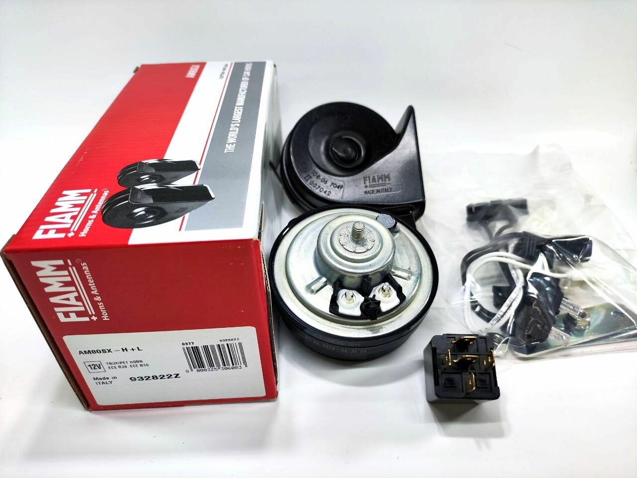 Звуковой сигнал FIAMM AM80SX (932822Z) Комплект 2шт. (405+500Hz) Переходники+Реле