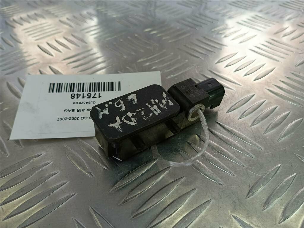 Датчик удара (AIR BAG) Б/У для MAZDA 6 GG рестайлинг (2005—2008) GJ6A57KC0