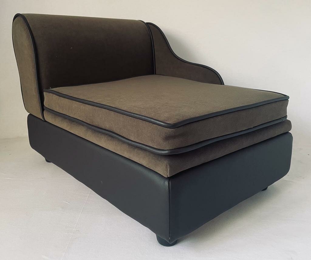 Диванчик лежак FUNTIK-STORE для собаки "Маргарита", S, 60х40х40 см, коричневый, экокожа - велюр, с ящиком для игрушек, для малых пород собак