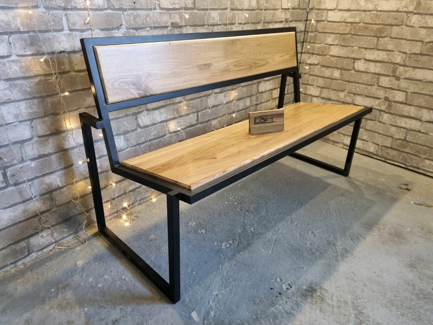 Скамейка EasyLOFT в стиле лофт с металлическим каркасом и деревянным сиденьем из массива дуба
