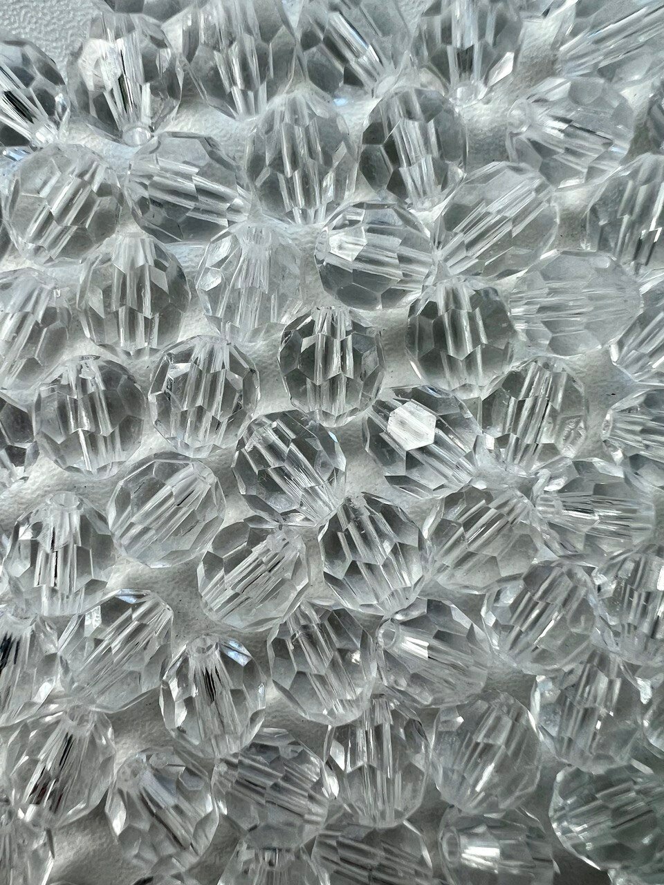 Бусины акриловые граненые крупные, 50г. прозрачный