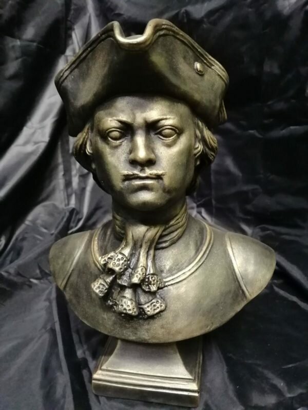 Бюст гипсовый цельнолитой Петр I крашеный бронза, высота 32 см