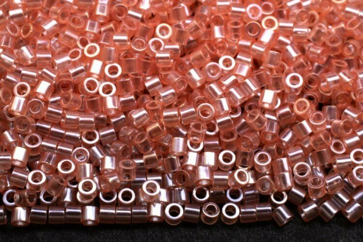 Бисер японский MIYUKI Delica цилиндр 15/0 DBS-0106 розовый, прозрачный глянцевый, 5 грамм