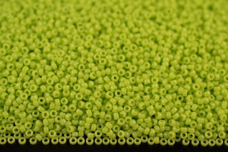 Бисер японский MIYUKI круглый 15/0 #0416 салатовый, непрозрачный, 10 грамм