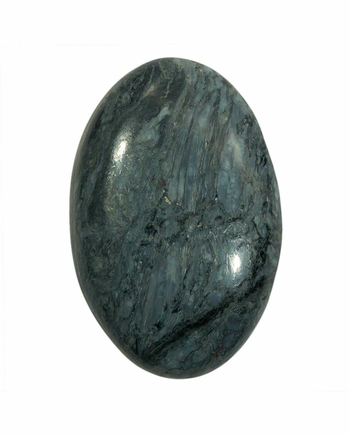 Кабошон из родусита размером 49х32х10 мм.